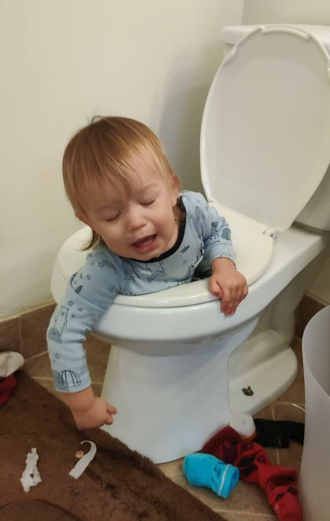 20 Times Parents Dealt With Hilariously Terrible Things At Home | DeMilked