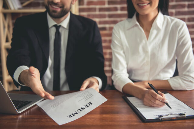 20 Hilarious Or Weird Job Interviews People Really Experienced | DeMilked