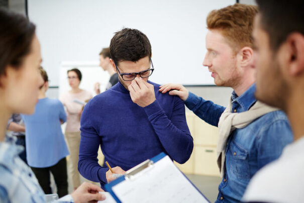 20 Subtle Signs That Someone Is A Toxic Person | DeMilked