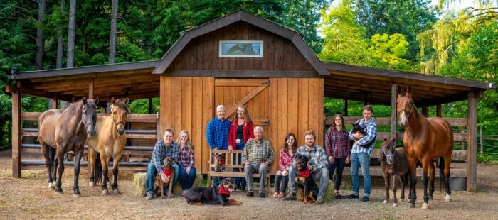 20 Stunning Portraits Of Farm Animals Living Together As A Family ...