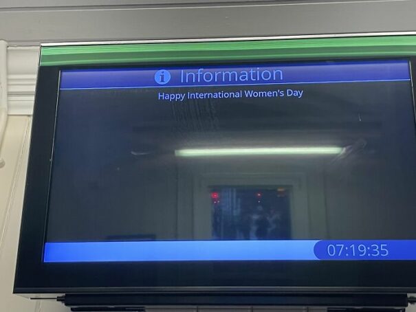 20 Of The Weirdest Signs Spotted Around The World, As Shared By This ...