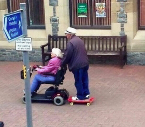 30 Absurdly Chaotic Memes, As Shared On This Instagram Page | DeMilked