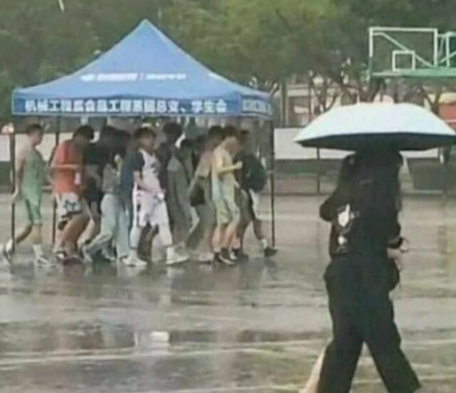 30 Absurdly Chaotic Memes, As Shared On This Instagram Page | DeMilked