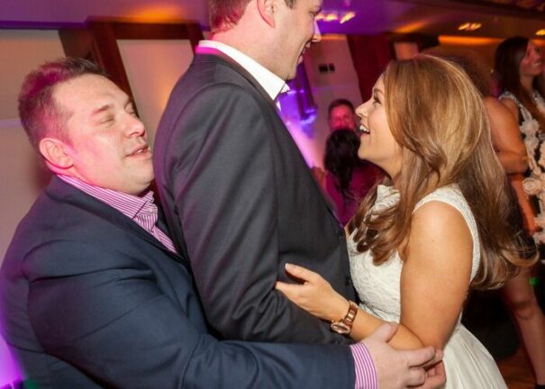 20 Funny And Realistic Wedding Pics By Photographer Ian Weldon | DeMilked