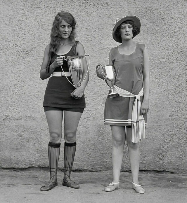 20 Pics From 100 Years Ago That Put History Into Perspective | DeMilked