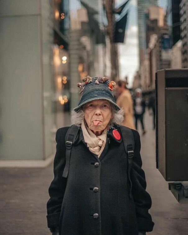 This Instagram Account Shares Interesting Street Photos To Amuse People ...
