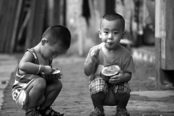 20 Impressive Photos Portraying The Essence Of Street Photography ...