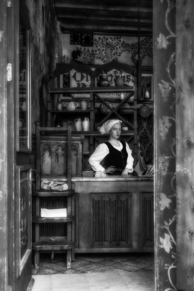 20 Impressive Photos Portraying The Essence Of Street Photography ...