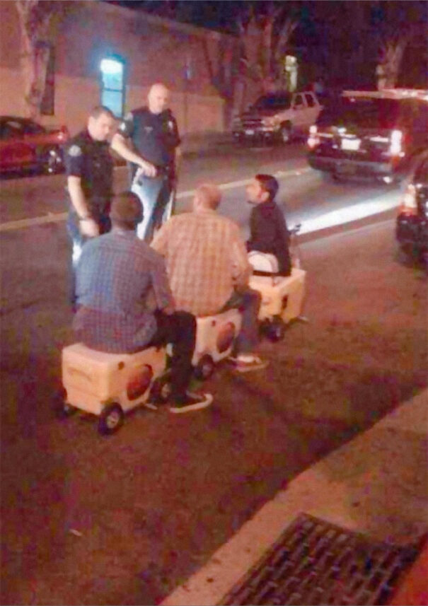 30 “Low Quality” Pics That Tell An Intriguing Story Despite Their ...