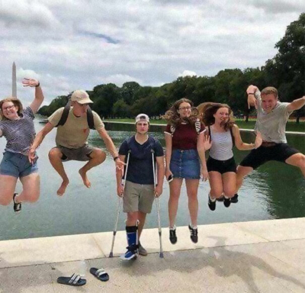 30 “Low Quality” Pics That Tell An Intriguing Story Despite Their ...