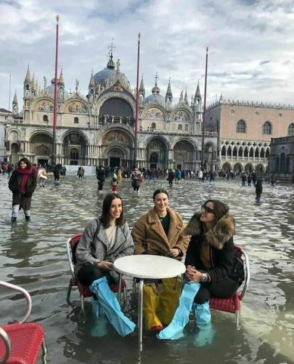 30 Ironic Pics That Perfectly Encapsulate The Absurd Aspects Of ...