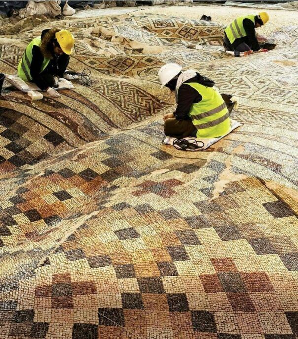 30 Intentional As Well As Unplanned Art Shared On 'Lost Found Art ...