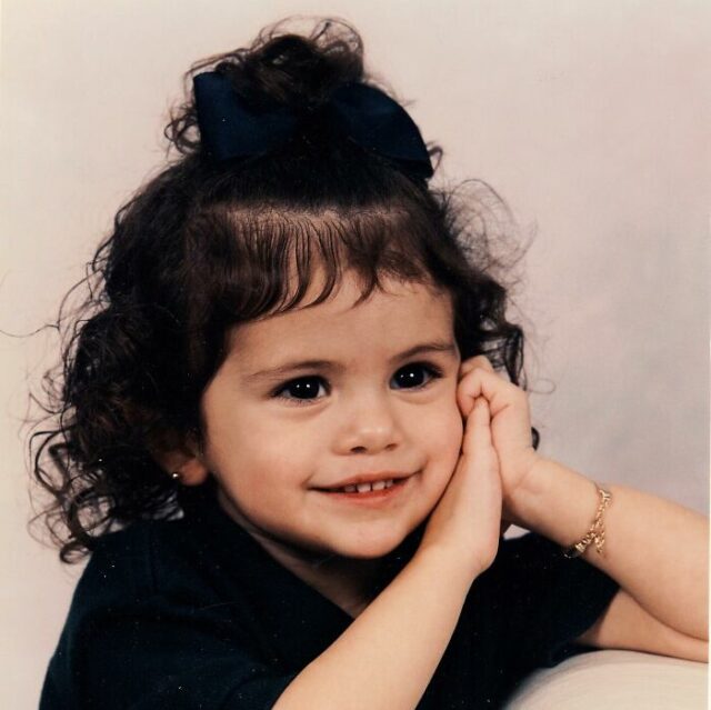 20 Childhood Photos Of Well-Known Celebs | DeMilked