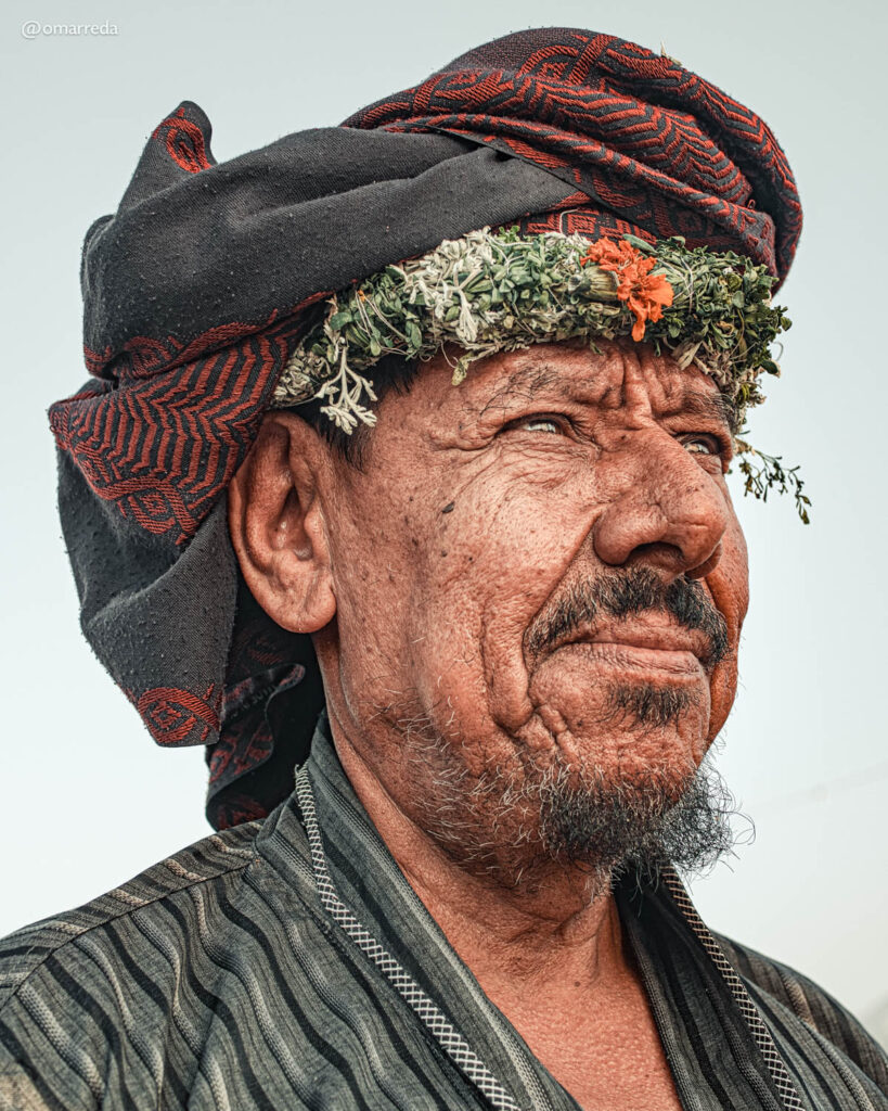 The Qahtan Tribe's Floral Headpiece: A 2,000-Year-Old Custom With ...