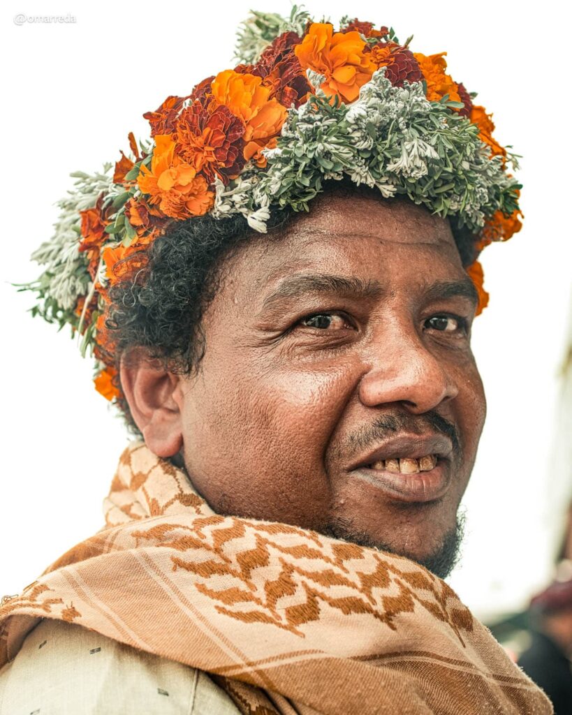 The Qahtan Tribe's Floral Headpiece: A 2,000-Year-Old Custom With Aesthetic And Health Benefits ...