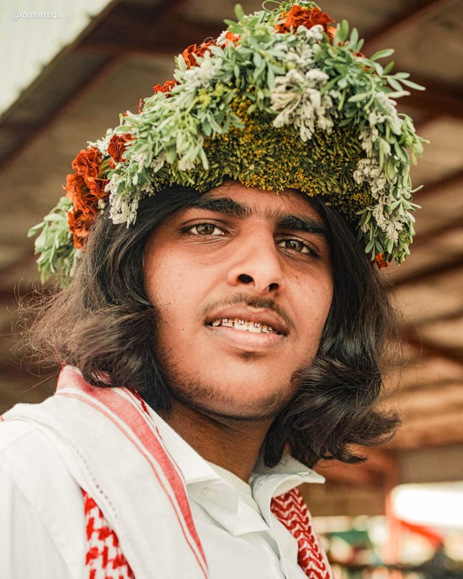 The Qahtan Tribe's Floral Headpiece: A 2,000-Year-Old Custom With ...