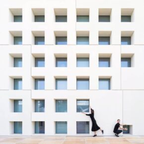 This Couple Captures Stunning Shots Blending Poses With Architecture ...