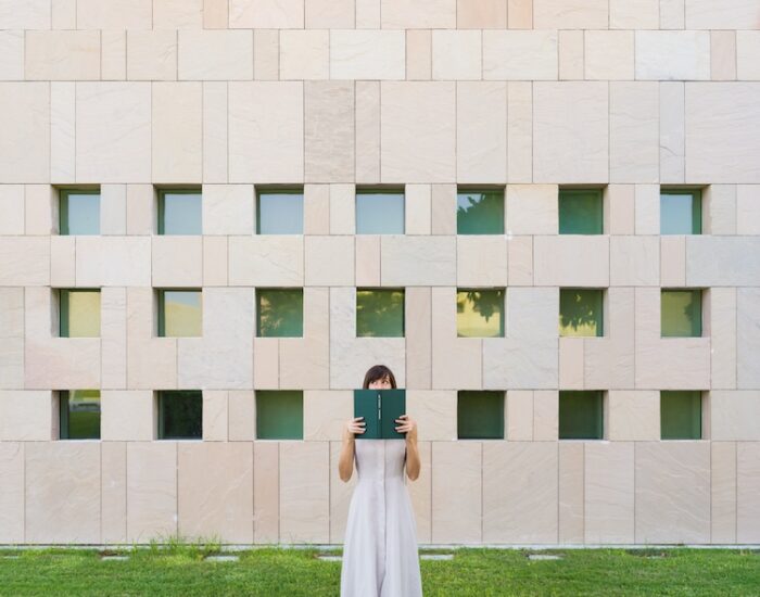 This Couple Captures Stunning Shots Blending Poses With Architecture ...