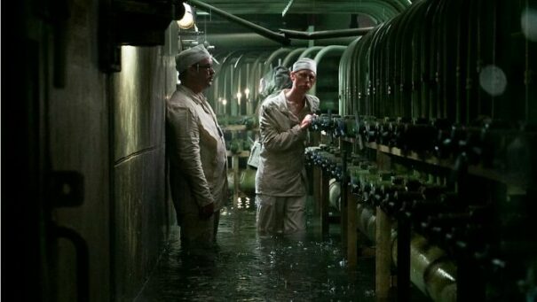 20 Non-Horror Movies That Most People Consider As More Terrifying Than ...