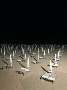 20 Bizarre Photos Of Liminal Spaces That Will Make You Do a Double Take ...