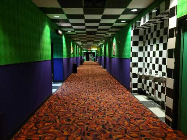 20 Bizarre Photos Of Liminal Spaces That Will Make You Do a Double Take ...