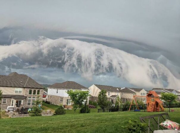 30 Spine-Chilling Pics That Show Mother Nature's Dark Side | DeMilked