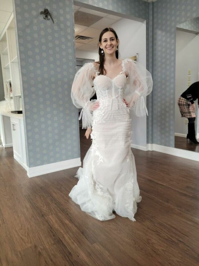 20 Of The Ugliest Weddings Dresses, According To This Facebook Group ...