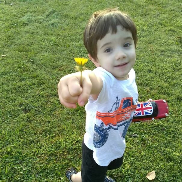 30 Touching Moments Of Kids Spreading Smile, Love And Happiness | DeMilked