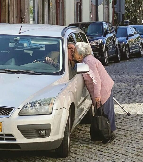 20 Expressive Photos Showing The Essence Of Public Spaces, As Shared By ...