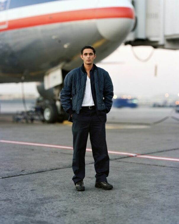 20 Pics Of New Yorkers Divided Into Shoppers And Workers In Mesmerizing ...