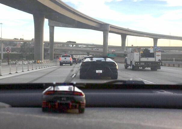 30 Funny, Weird, and Fascinating Sights Spotted On The Road | DeMilked