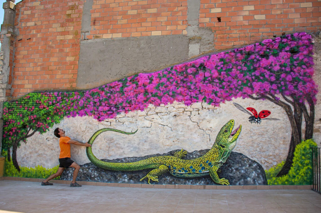 15 Creative And Unique Wall Murals Created By Oriol Arumí | DeMilked