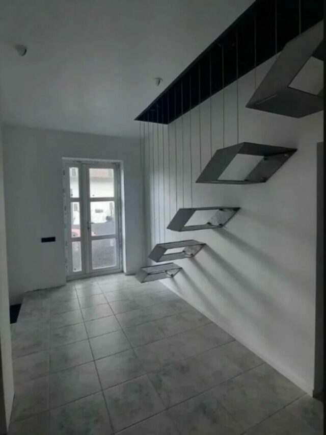 20 Staircase Photos That Require Users To Proceed With Caution | DeMilked