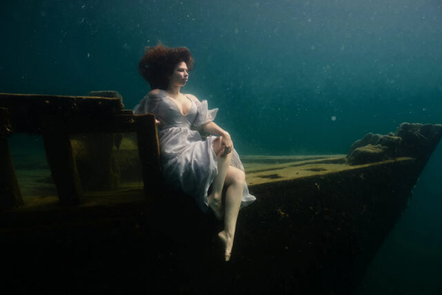 Photographer Dives Deep To Show The Beauty Of Underwater Photography ...