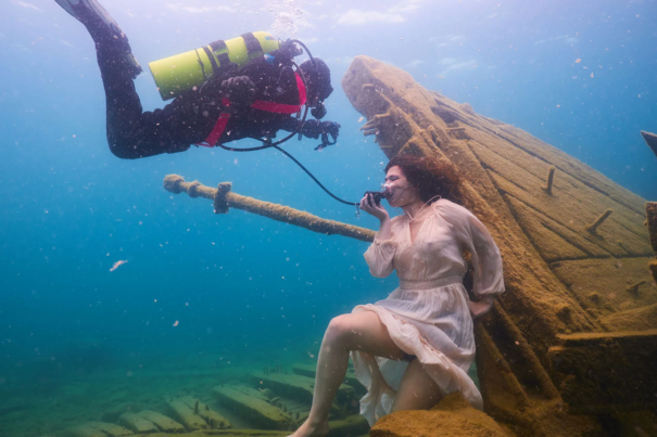 Photographer Dives Deep To Show The Beauty Of Underwater Photography ...