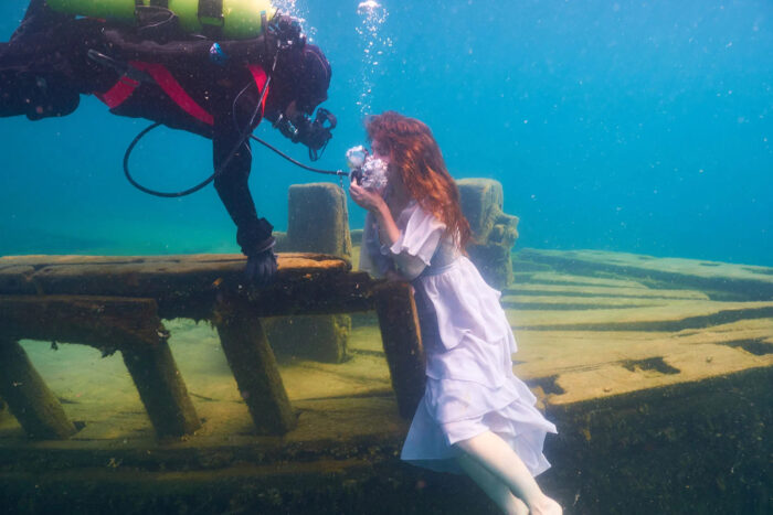 Photographer Dives Deep To Show The Beauty Of Underwater Photography ...