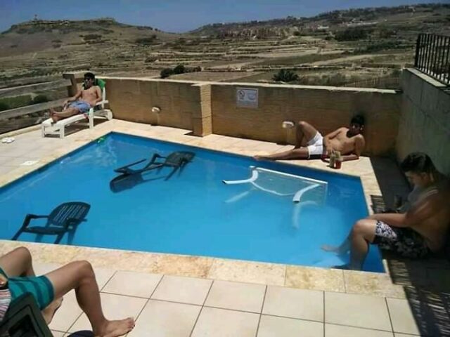 20 Random Unusual Pics Posted On This Facebook Page That Don't Make Any ...