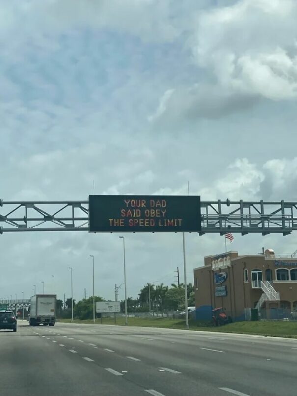 People Are Cracking Up At These 22 Useless Signs Shared On A Dedicated ...