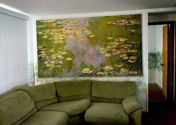 20 Intriguing Pics Showcasing Great Art Within Ugly Rooms | DeMilked