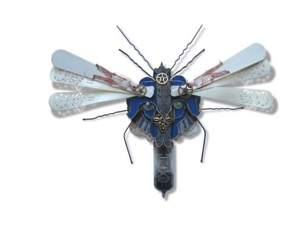 20 Stunning 'Litter Bug' Sculptures Made From Discarded Materials ...