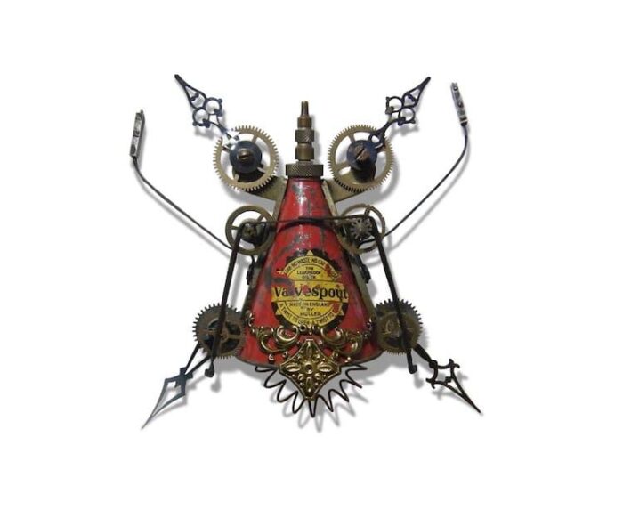 20 Stunning 'Litter Bug' Sculptures Made From Discarded Materials ...