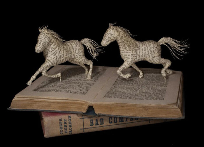 Artist Transforms Books Into Beautiful Sculptures (20 Pics) | DeMilked