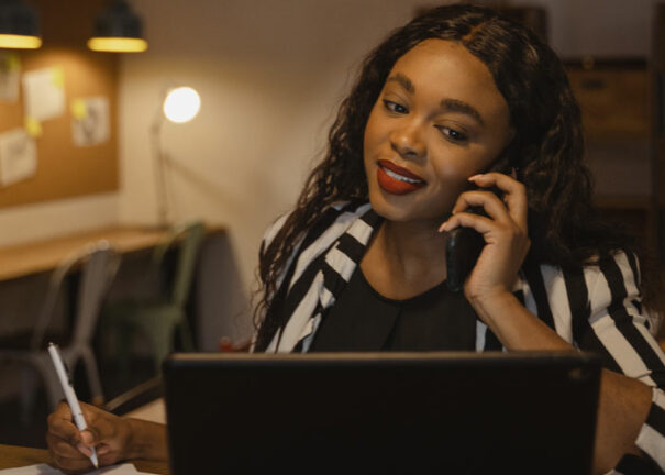 20 Women Who Earn Over 6 Figures While Working From Home Share What ...