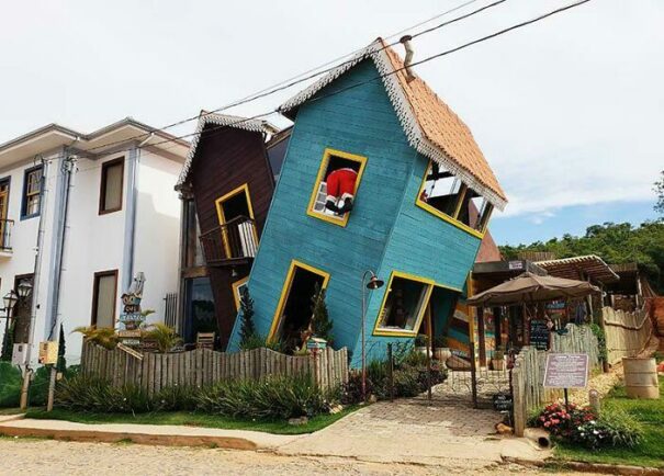 20 Bizarre Building Designs That Look Incredibly Cool Yet Uncomfortable ...