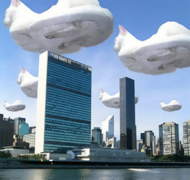 30 Totally ‘Blursed’ Photos That Don’t Provide Any Explanations | DeMilked