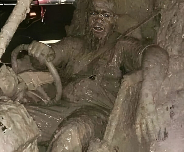 20 Bizarre Photos Shared On The “Images That Need More Context ...