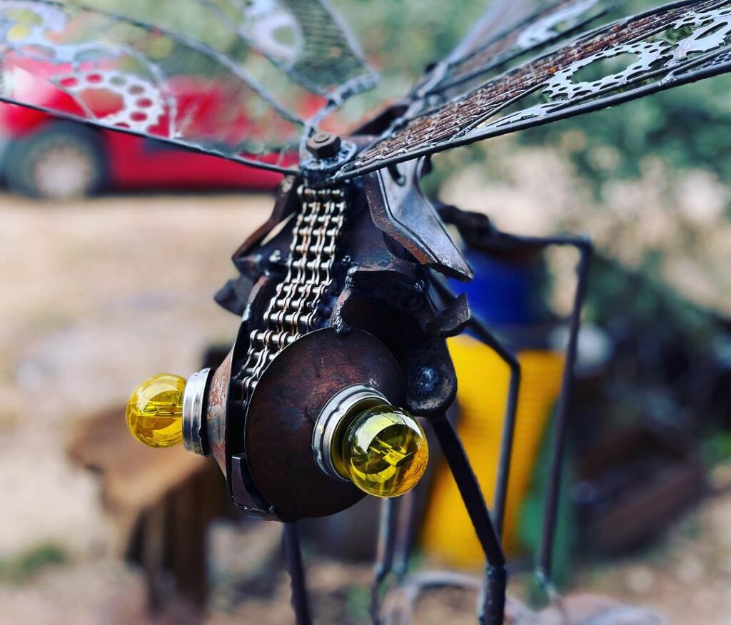 10 Times This Artist Created Stunning Sculptures From Recycled Metal ...