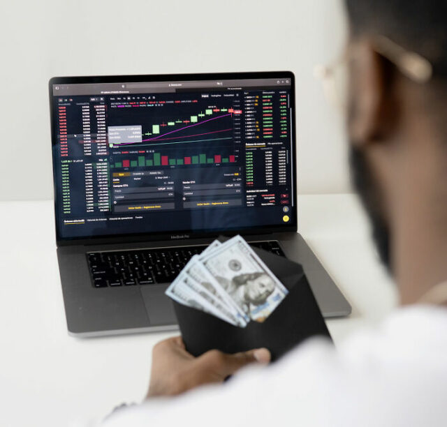 25 People Share How An Ordinary High-school Classmate Became Rich ...