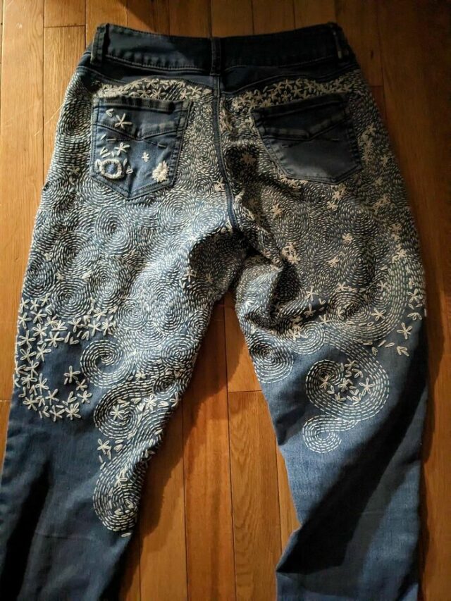 “Visible Mending”: 30 Times Folks Brought Beauty Back To Broken Or Torn ...