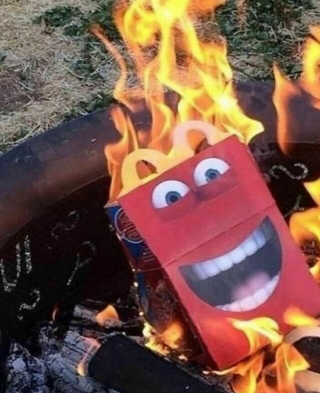 35 Random Bizarre Pics Posted On The 'Cursed Aesthetic' IG Page | DeMilked